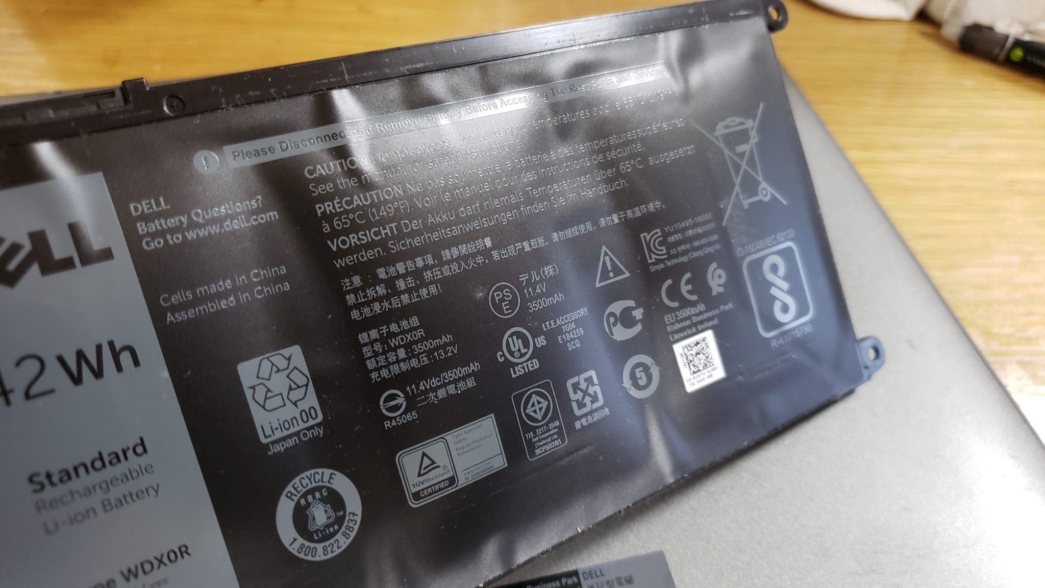 DELL inspironノートパソコン バッテリーの外し方や交換方法まとめ | デジ家事style。